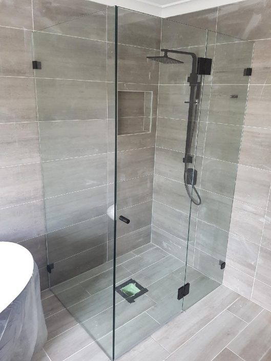Black Frameless Shower Screens | Pro Shower screens and Wardrobes
